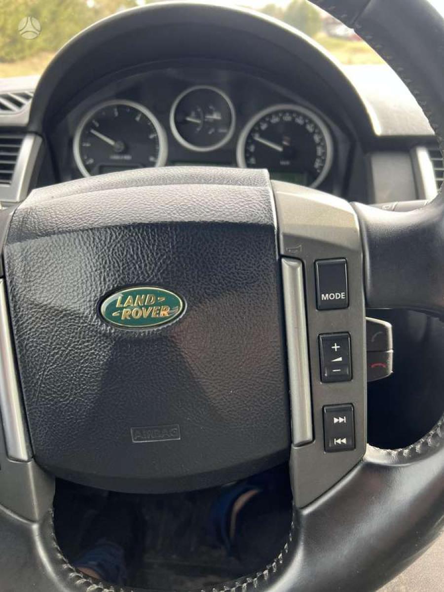 Melns Land Rover Range Rover Sport 2006 Viļņa, ar dzinēja tilpumu 2.70 L un nobraukumu 250 tūkst. km par 4500 €, foto 8 vietnē AUTOMOTO.COM.LV