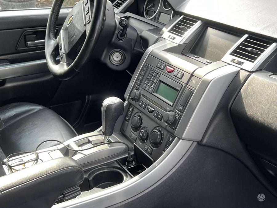 Melns Land Rover Range Rover Sport 2006 Viļņa, ar dzinēja tilpumu 2.70 L un nobraukumu 250 tūkst. km par 4500 €, foto 12 vietnē AUTOMOTO.COM.LV