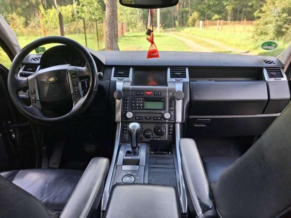 Melns Land Rover Range Rover Sport 2006 Viļņa, ar dzinēja tilpumu 2.72 L un nobraukumu 240 tūkst. km par 1750 €, foto 10 vietnē AUTOMOTO.COM.LV
