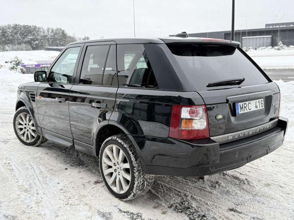 Melns Land Rover Range Rover Sport 2007 Viļņa, ar dzinēja tilpumu 2.72 L un nobraukumu 240 tūkst. km par 4500 €, foto 3 vietnē AUTOMOTO.COM.LV
