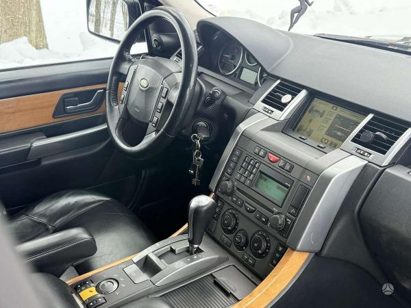 Melns Land Rover Range Rover Sport 2007 Klaipėda, ar dzinēja tilpumu 2.72 L un nobraukumu 378 tūkst. km par 5999 €, foto 10 vietnē AUTOMOTO.COM.LV