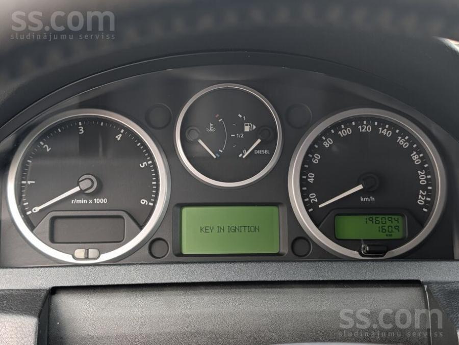 Black Land Rover Range Rover Sport 2007 in Liepaja, with an engine capacity of 2.70 L and mileage of 196 thousand km for 5800 €, photo 12 on AUTOMOTO.COM.LV