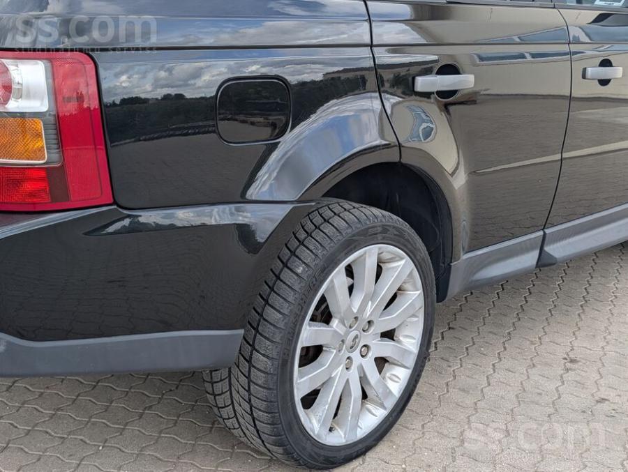 Black Land Rover Range Rover Sport 2007 in Liepaja, with an engine capacity of 2.70 L and mileage of 196 thousand km for 5800 €, photo 15 on AUTOMOTO.COM.LV