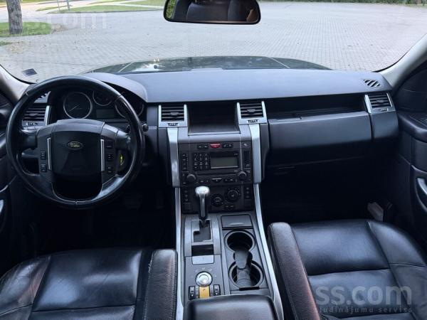 Melns Land Rover Range Rover Sport 2007 Liepāja, ar dzinēja tilpumu 2.70 L un nobraukumu 372 tūkst. km par 5500 €, foto 9 vietnē AUTOMOTO.COM.LV