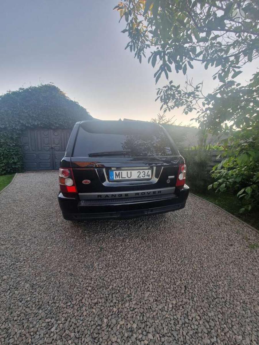 Melns Land Rover Range Rover Sport 2008 Panevēža, ar dzinēja tilpumu 3.63 L un nobraukumu 299 tūkst. km par 5600 €, foto 5 vietnē AUTOMOTO.COM.LV
