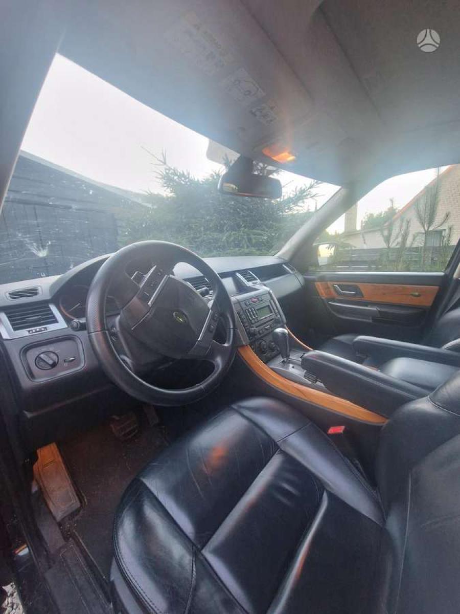 Melns Land Rover Range Rover Sport 2008 Panevēža, ar dzinēja tilpumu 3.63 L un nobraukumu 299 tūkst. km par 5600 €, foto 6 vietnē AUTOMOTO.COM.LV