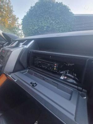 Melns Land Rover Range Rover Sport 2008 Panevēža, ar dzinēja tilpumu 3.63 L un nobraukumu 299 tūkst. km par 5600 €, foto 10 vietnē AUTOMOTO.COM.LV
