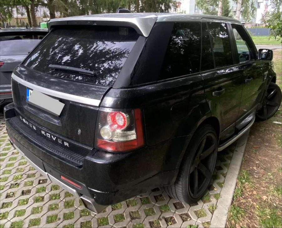 Black Land Rover Range Rover Sport 2008 in Vilnius, with an engine capacity of 4.20 L and mileage of 280 thousand km for 6999 €, photo 4 on AUTOMOTO.COM.LV