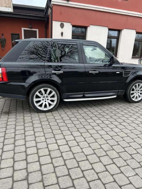 Black Land Rover Range Rover Sport 2009 in Kedainiai, with an engine capacity of 4.39 L and mileage of 211 thousand km for 6900 €, photo 7 on AUTOMOTO.COM.LV