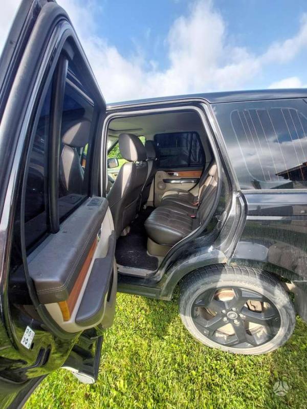 Black Land Rover Range Rover Sport 2009 in Vilnius, with an engine capacity of 3.63 L and mileage of 291 thousand km for 5600 €, photo 6 on AUTOMOTO.COM.LV