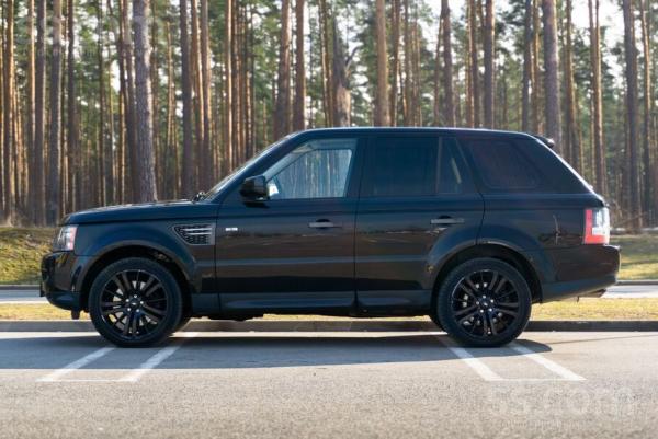Black Land Rover Range Rover Sport 2010 in Riga, with an engine capacity of 3.00 L and mileage of 380 thousand km for 6590 €, photo 4 on AUTOMOTO.COM.LV