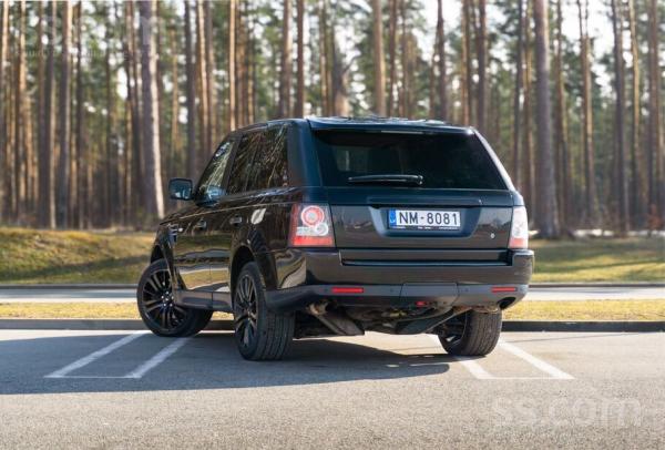 Black Land Rover Range Rover Sport 2010 in Riga, with an engine capacity of 3.00 L and mileage of 380 thousand km for 6590 €, photo 5 on AUTOMOTO.COM.LV
