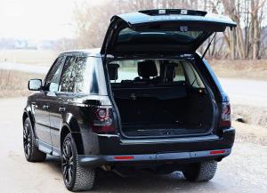 Black Land Rover Range Rover Sport 2010 in Petrikaiciai, with an engine capacity of 3.00 L and mileage of 260 thousand km for 7499 €, photo 13 on AUTOMOTO.COM.LV