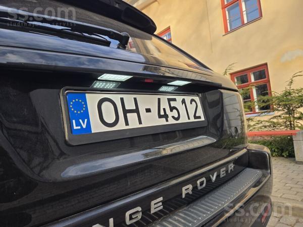 Black Land Rover Range Rover Sport 2010 in Bauska, with an engine capacity of 3.60 L and mileage of 218 thousand km for 10450 €, photo 8 on AUTOMOTO.COM.LV
