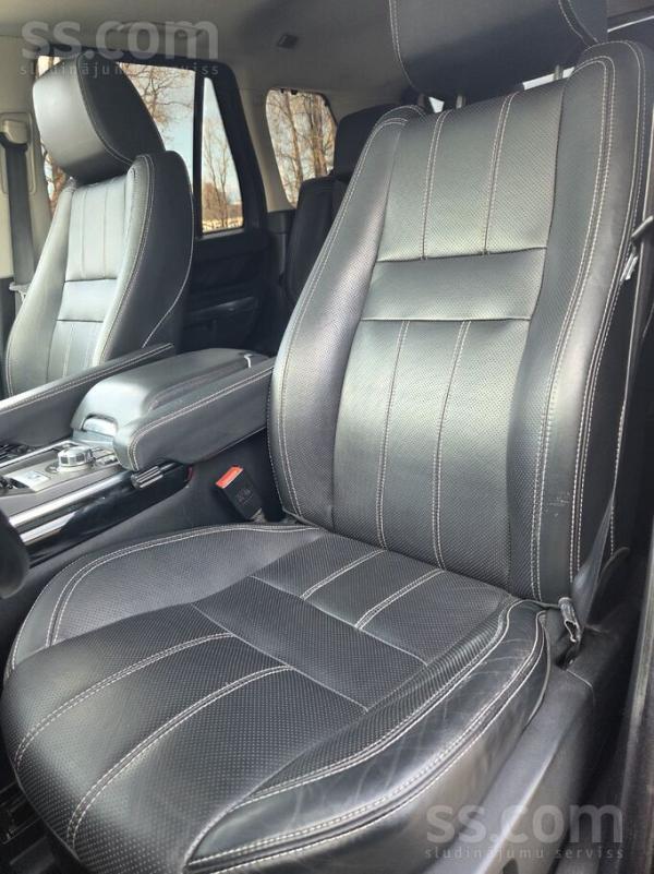 Black Land Rover Range Rover Sport 2010 in Bauska, with an engine capacity of 3.60 L and mileage of 218 thousand km for 10450 €, photo 10 on AUTOMOTO.COM.LV