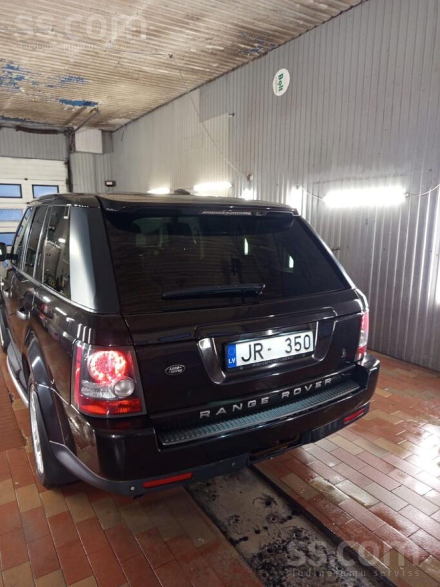 Black Land Rover Range Rover Sport 2010 in Limbazi, with an engine capacity of 3.00 L and mileage of 262 thousand km for 10500 €, photo 4 on AUTOMOTO.COM.LV