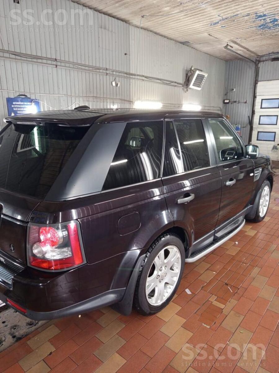Black Land Rover Range Rover Sport 2010 in Limbazi, with an engine capacity of 3.00 L and mileage of 262 thousand km for 10500 €, photo 6 on AUTOMOTO.COM.LV