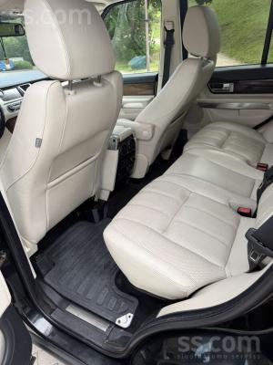 Black Land Rover Range Rover Sport 2010 in Rezekne, with an engine capacity of 3.00 L and mileage of 289 thousand km for 9500 €, photo 10 on AUTOMOTO.COM.LV