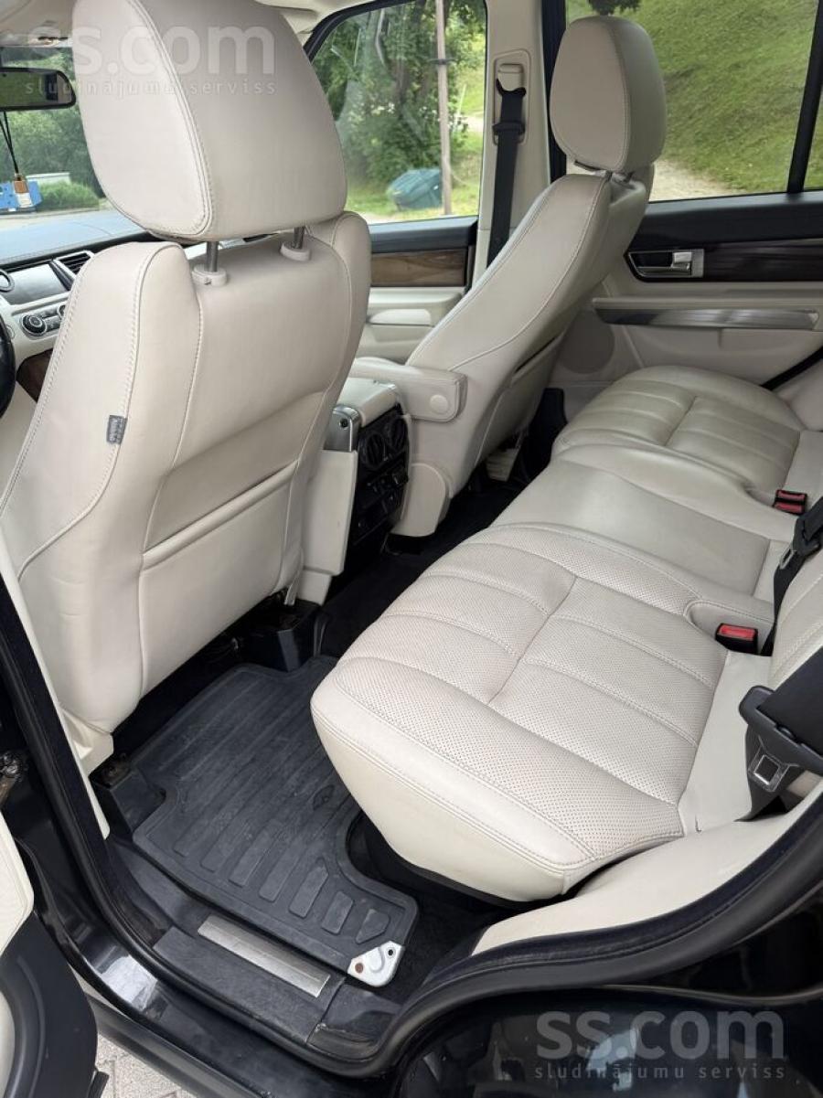 Black Land Rover Range Rover Sport 2010 in Rezekne, with an engine capacity of 3.00 L and mileage of 289 thousand km for 9500 €, photo 10 on AUTOMOTO.COM.LV