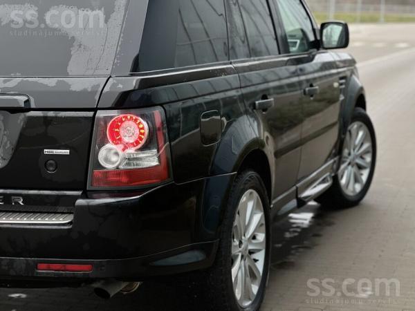 Black Land Rover Range Rover Sport 2011 in Rezekne, with an engine capacity of 3.00 L and mileage of 215 thousand km for 10200 €, photo 5 on AUTOMOTO.COM.LV