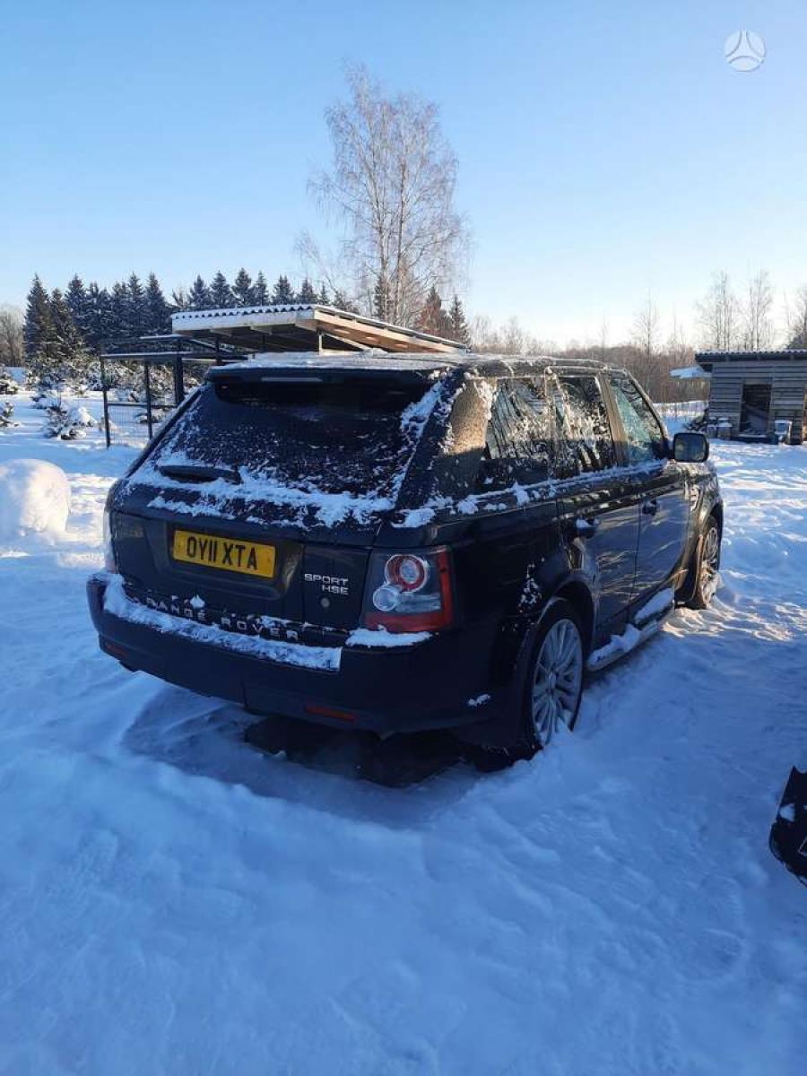Black Land Rover Range Rover Sport 2011 in Utena, with an engine capacity of 2.99 L and mileage of 197 thousand km for 3900 €, photo 3 on AUTOMOTO.COM.LV