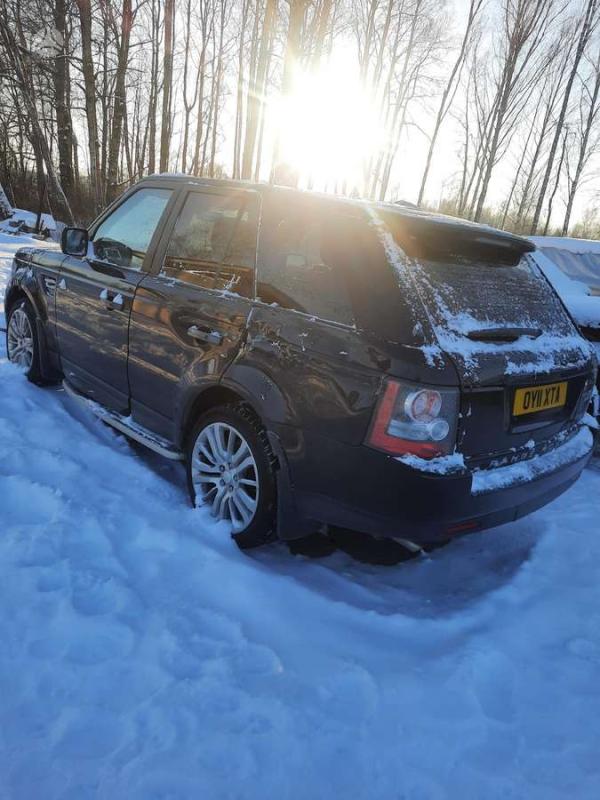 Black Land Rover Range Rover Sport 2011 in Utena, with an engine capacity of 2.99 L and mileage of 197 thousand km for 3900 €, photo 4 on AUTOMOTO.COM.LV
