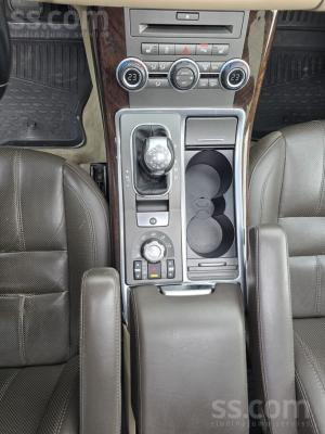 Black Land Rover Range Rover Sport 2011 in Ogre, with an engine capacity of 3.00 L and mileage of 255 thousand km for 7499 €, photo 11 on AUTOMOTO.COM.LV