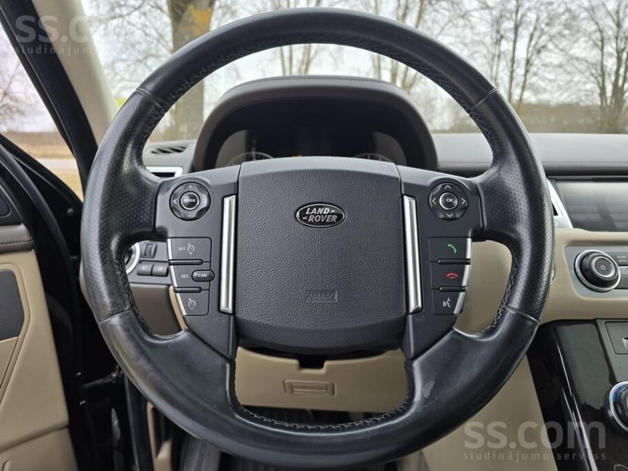 Black Land Rover Range Rover Sport 2011 in Ogre, with an engine capacity of 3.00 L and mileage of 255 thousand km for 7499 €, photo 14 on AUTOMOTO.COM.LV