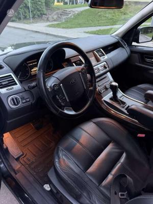 Melns Land Rover Range Rover Sport 2011 Viļņa, ar dzinēja tilpumu 2.99 L un nobraukumu 320 tūkst. km par 8000 €, foto 5 vietnē AUTOMOTO.COM.LV