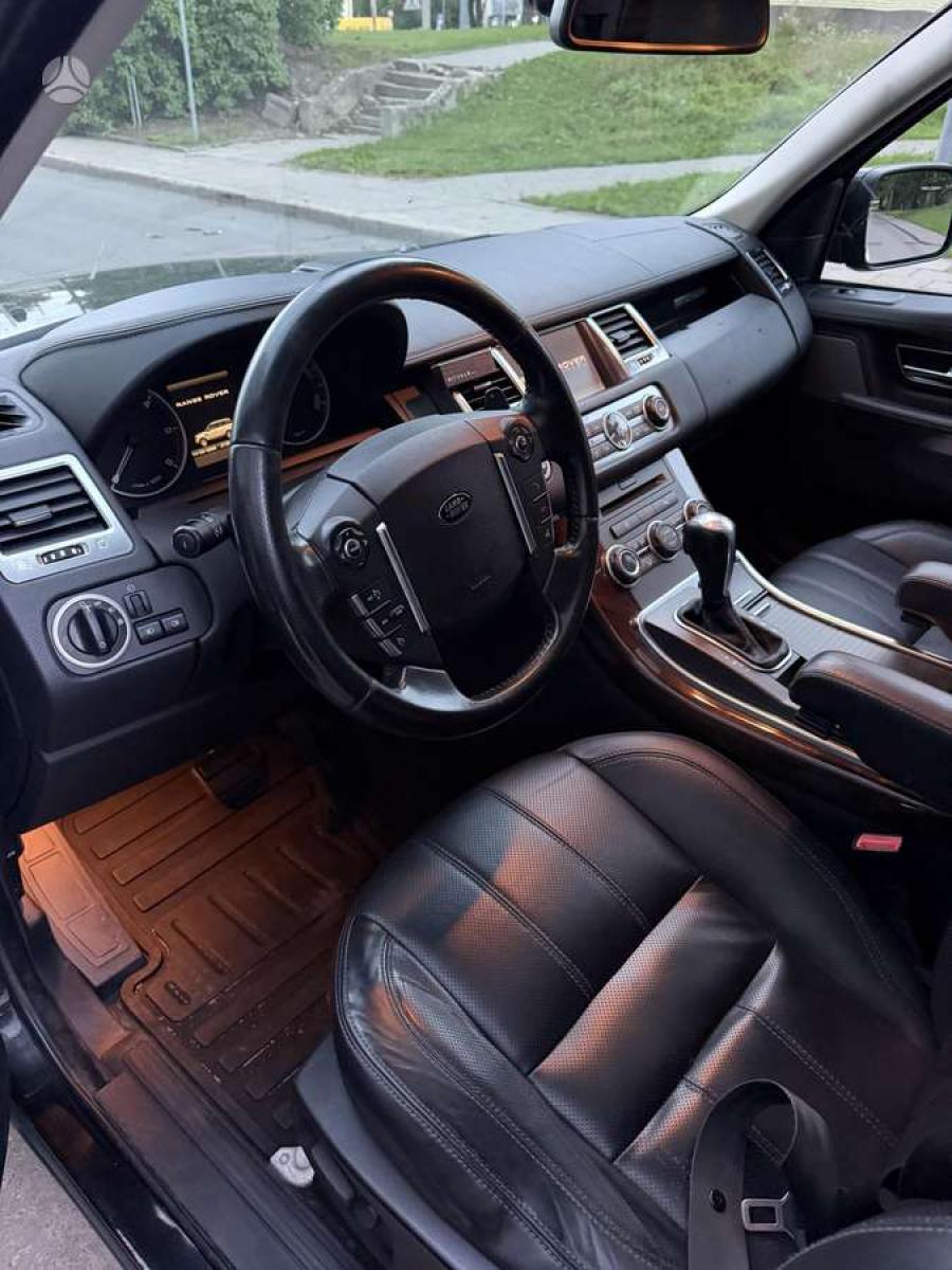 Melns Land Rover Range Rover Sport 2011 Viļņa, ar dzinēja tilpumu 2.99 L un nobraukumu 320 tūkst. km par 8000 €, foto 5 vietnē AUTOMOTO.COM.LV