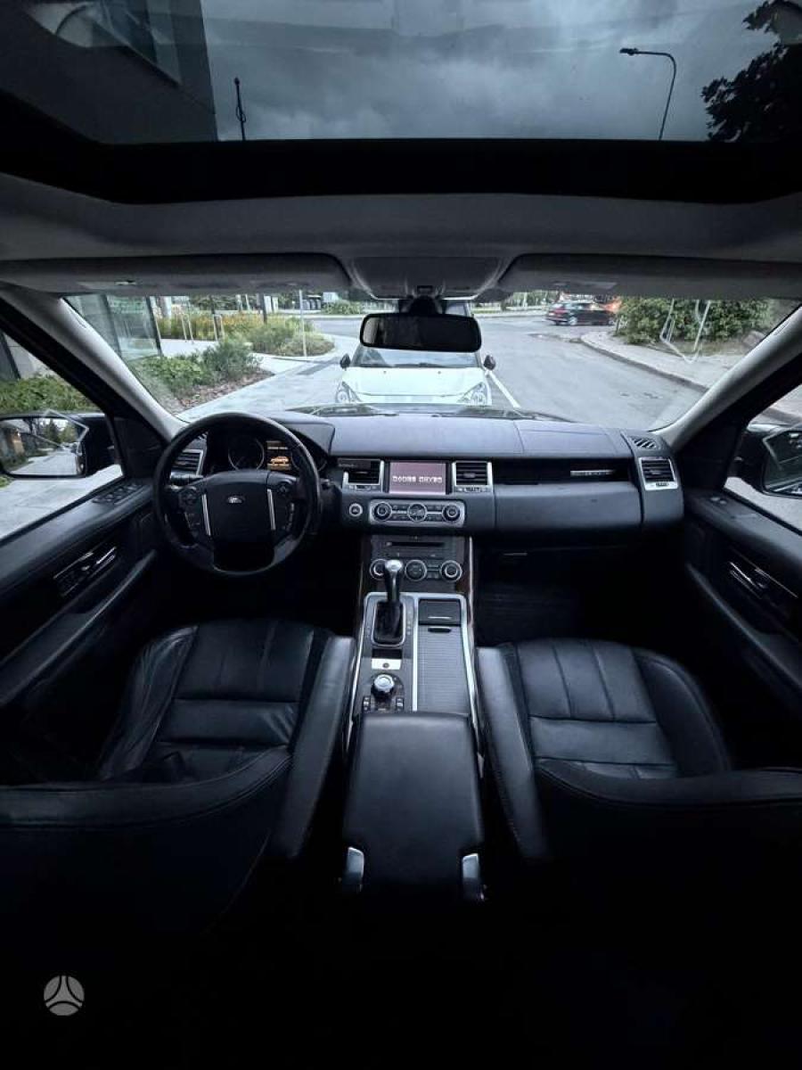 Melns Land Rover Range Rover Sport 2011 Viļņa, ar dzinēja tilpumu 2.99 L un nobraukumu 320 tūkst. km par 8000 €, foto 7 vietnē AUTOMOTO.COM.LV