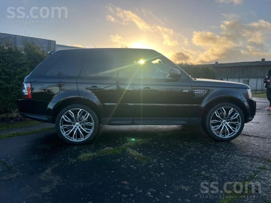 Black Land Rover Range Rover Sport 2012 in Kuldiga, with an engine capacity of 3.00 L and mileage of 307 thousand km for 9990 €, photo 6 on AUTOMOTO.COM.LV