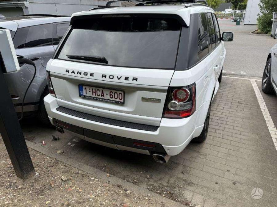 Black Land Rover Range Rover Sport 2012 in Siauliai, with an engine capacity of 2.99 L and mileage of 220 thousand km for 5000 €, photo 4 on AUTOMOTO.COM.LV