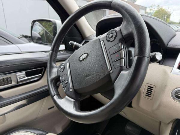Black Land Rover Range Rover Sport 2012 in Siauliai, with an engine capacity of 2.99 L and mileage of 220 thousand km for 5000 €, photo 11 on AUTOMOTO.COM.LV