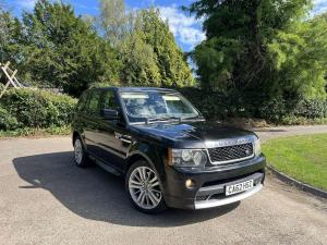 Melns Land Rover Range Rover Sport 2013 Kauņa, ar dzinēja tilpumu 2.99 L un nobraukumu 212 tūkst. km par 3700 €, foto  vietnē AUTOMOTO.COM.LV