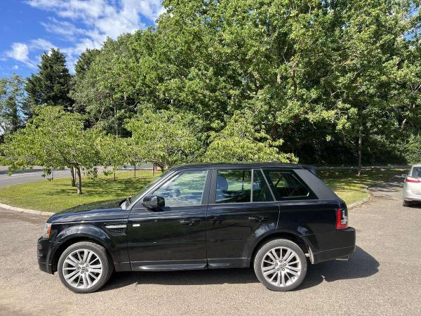 Melns Land Rover Range Rover Sport 2013 Kauņa, ar dzinēja tilpumu 2.99 L un nobraukumu 212 tūkst. km par 3700 €, foto 8 vietnē AUTOMOTO.COM.LV
