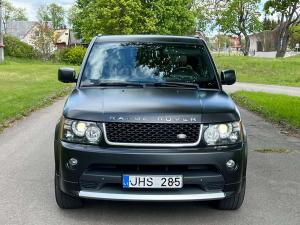 Melns Land Rover Range Rover Sport 2013 Trakai, ar dzinēja tilpumu 3.00 L un nobraukumu 271 tūkst. km par 9500 €, foto  vietnē AUTOMOTO.COM.LV