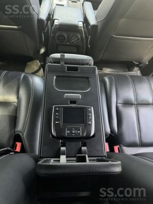 Melns Land Rover Range Rover Sport 2013 Rīga, ar dzinēja tilpumu 3.00 L un nobraukumu 227 tūkst. km par 15200 €, foto 4 vietnē AUTOMOTO.COM.LV