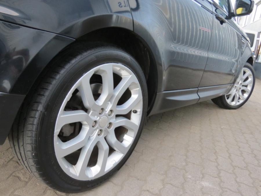 Melns Land Rover Range Rover Sport 2014 Rīga, ar dzinēja tilpumu 3.00 L un nobraukumu 240 tūkst. km par 18500 €, foto 6 vietnē AUTOMOTO.COM.LV