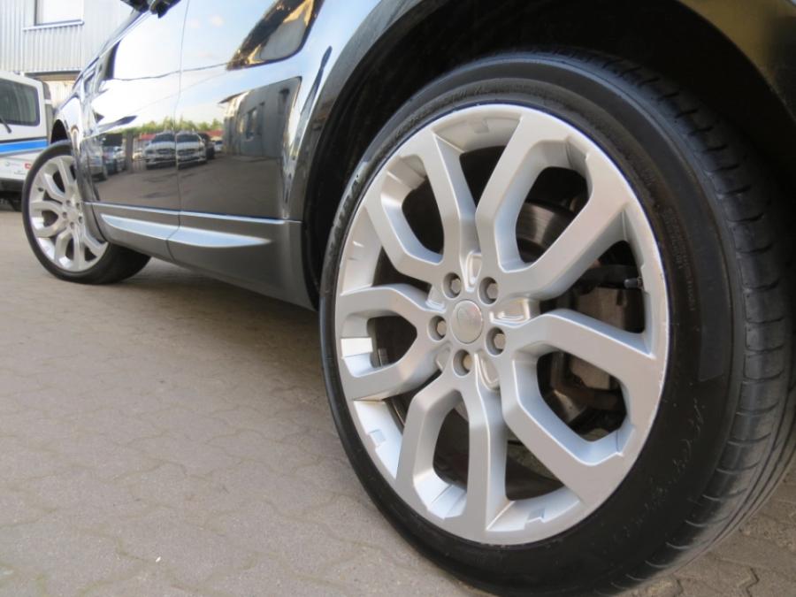 Melns Land Rover Range Rover Sport 2014 Rīga, ar dzinēja tilpumu 3.00 L un nobraukumu 240 tūkst. km par 18500 €, foto 10 vietnē AUTOMOTO.COM.LV