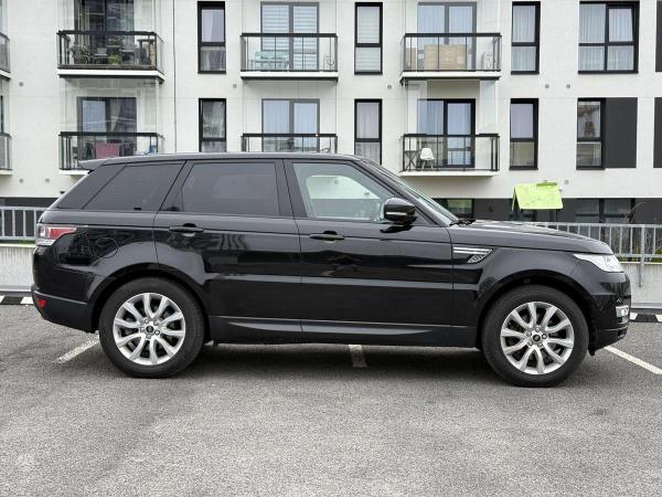 Black Land Rover Range Rover Sport 2014 in Vilnius, with an engine capacity of 2.99 L and mileage of 267 thousand km for 15900 €, photo 5 on AUTOMOTO.COM.LV