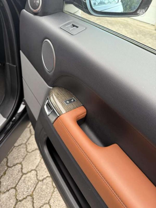 Melns Land Rover Range Rover Sport 2015 Telšiai, ar dzinēja tilpumu 2.99 L un nobraukumu 147 tūkst. km par 23500 €, foto 11 vietnē AUTOMOTO.COM.LV