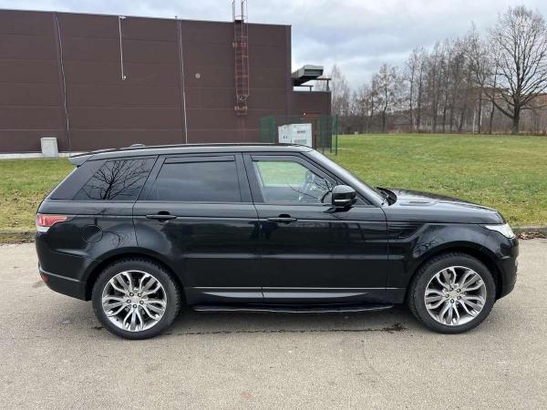 Melns Land Rover Range Rover Sport 2015 Mažeikiai, ar dzinēja tilpumu 2.99 L un nobraukumu 330 tūkst. km par 14700 €, foto 4 vietnē AUTOMOTO.COM.LV
