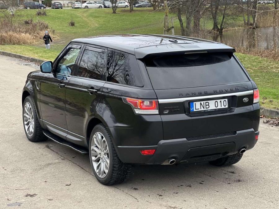 Black Land Rover Range Rover Sport 2015 in Mazeikiai, with an engine capacity of 2.99 L and mileage of 330 thousand km for 14700 €, photo 6 on AUTOMOTO.COM.LV