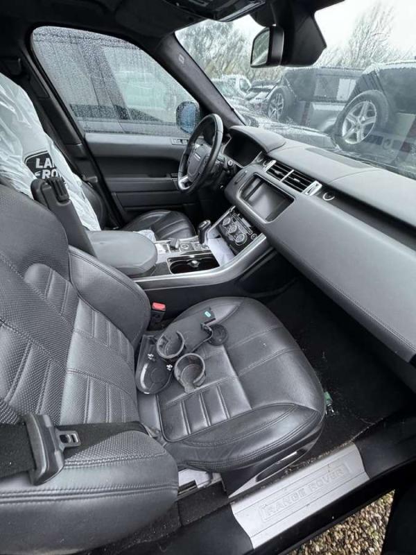 Melns Land Rover Range Rover Sport 2015 Tauragė, ar dzinēja tilpumu 3.00 L un nobraukumu 105 tūkst. km par 17300 €, foto 5 vietnē AUTOMOTO.COM.LV