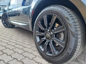 Black Land Rover Range Rover Sport 2015 in Riga, with an engine capacity of 3.00 L and mileage of 200 thousand km for 18500 €, photo 6 on AUTOMOTO.COM.LV
