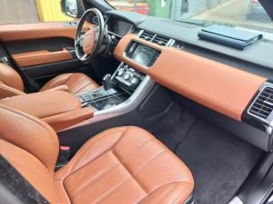 Black Land Rover Range Rover Sport 2015 in Riga, with an engine capacity of 3.00 L and mileage of 200 thousand km for 18500 €, photo 8 on AUTOMOTO.COM.LV