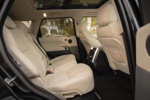 Melns Land Rover Range Rover Sport 2015 Rīga, ar dzinēja tilpumu 3.00 L un nobraukumu 122 tūkst. km par 23500 €, foto 23 vietnē AUTOMOTO.COM.LV