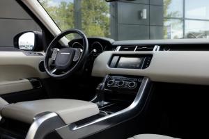 Melns Land Rover Range Rover Sport 2015 Rīga, ar dzinēja tilpumu 3.00 L un nobraukumu 122 tūkst. km par 23500 €, foto 36 vietnē AUTOMOTO.COM.LV