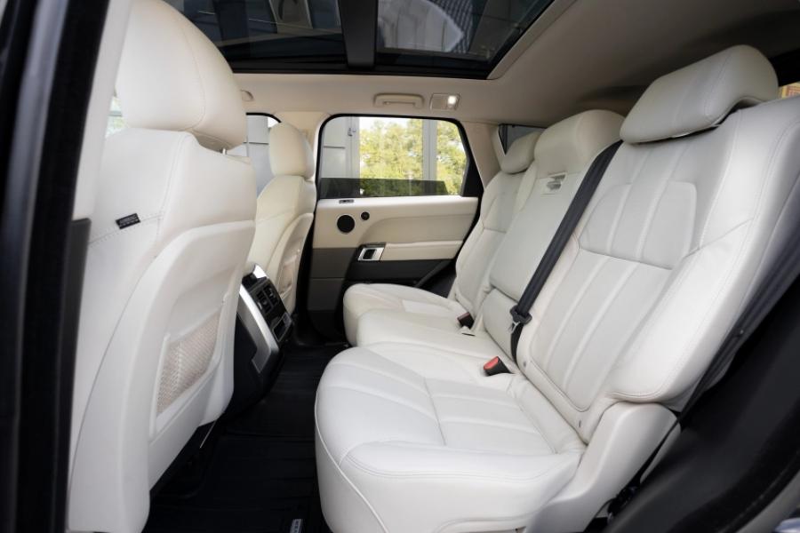 Melns Land Rover Range Rover Sport 2015 Rīga, ar dzinēja tilpumu 3.00 L un nobraukumu 122 tūkst. km par 23500 €, foto 47 vietnē AUTOMOTO.COM.LV